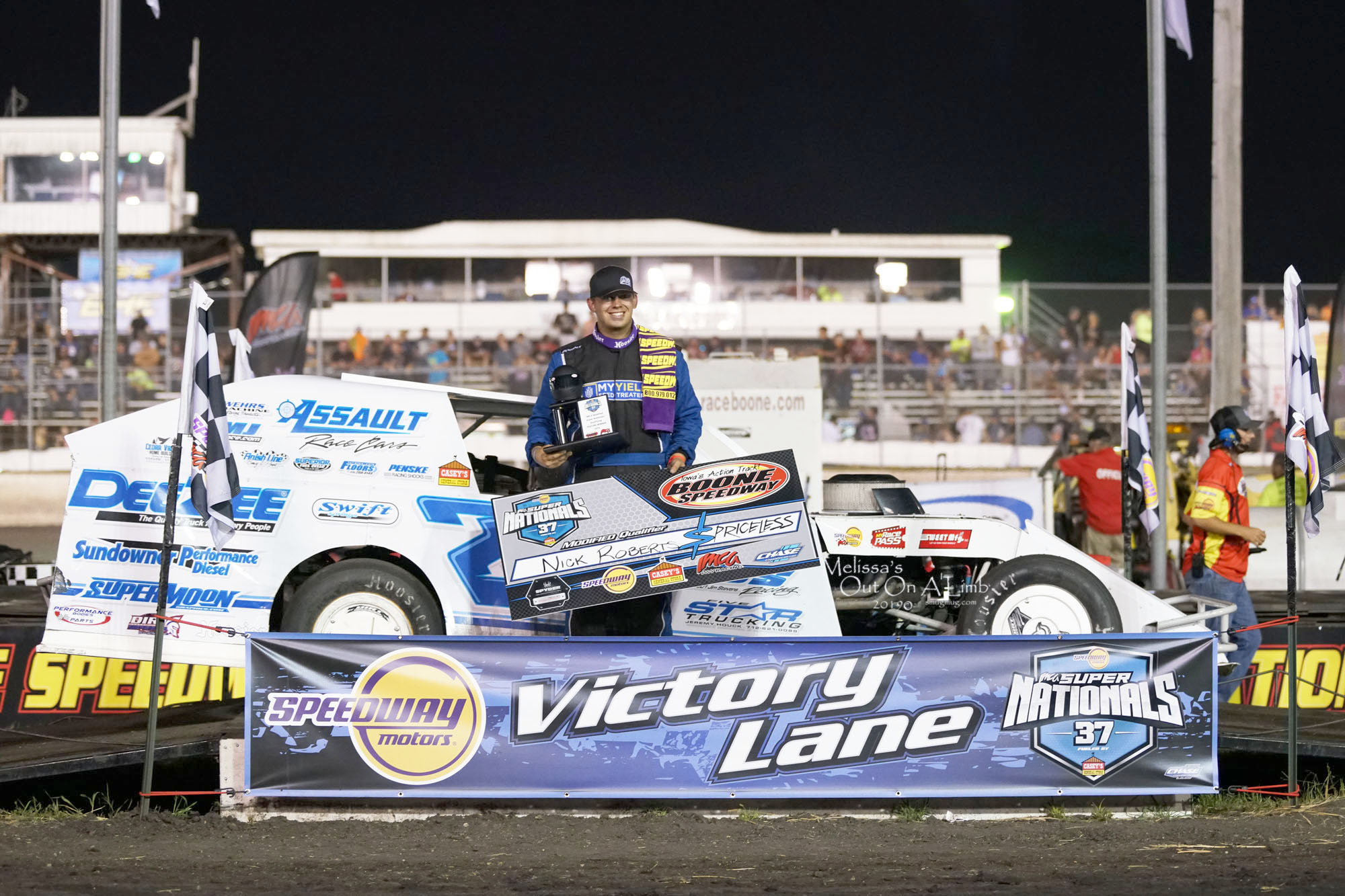 Shannon leads California chargers, Roberts races to Modified checkers ...