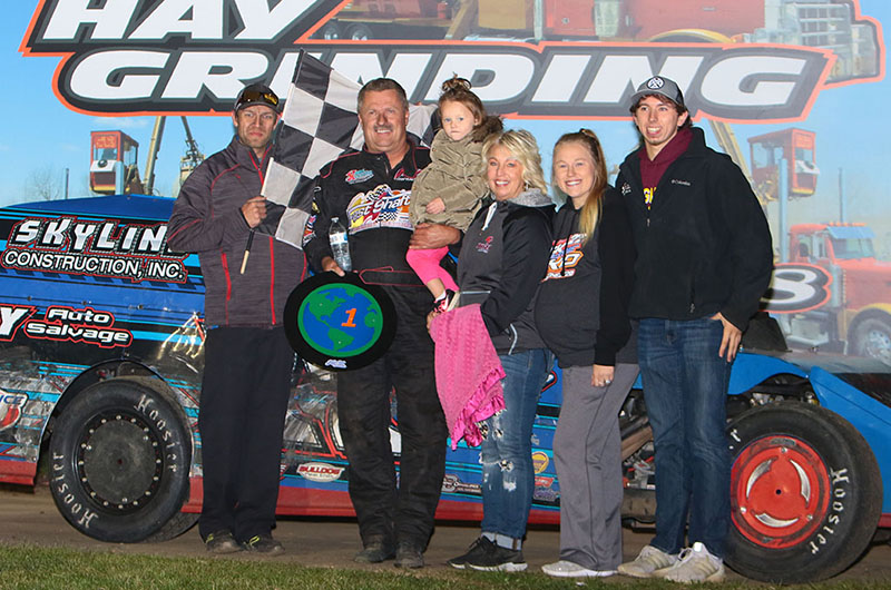 Aikey, Carter cash in with IMCA Modified wins at World Nationals - IMCA ...