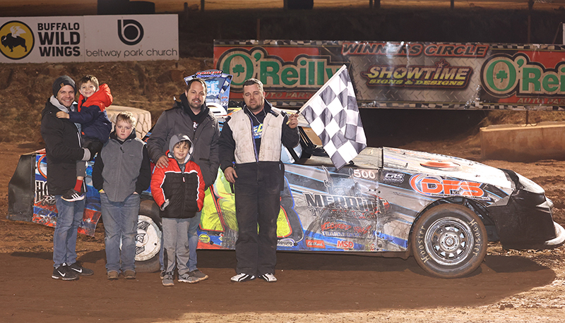 Egbert races to IMCA.TV Ice Breaker first with Stock Car checkers at ...