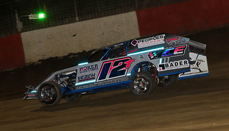 Larson wins career 100th IMCA Modified feature, second Razor Chassis ...