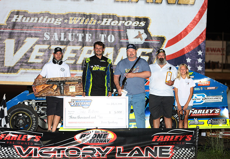 Boone Speedway fans salute McBirnie following Veterans win - IMCA ...