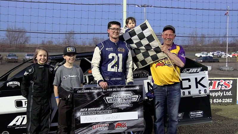 Turnbull Steals the Show in Home Track Thriller - IMCA - International ...