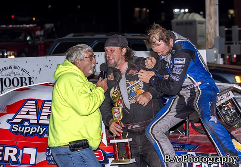 Larson Outduels Diercks in Maquoketa Modified Classic - IMCA ...